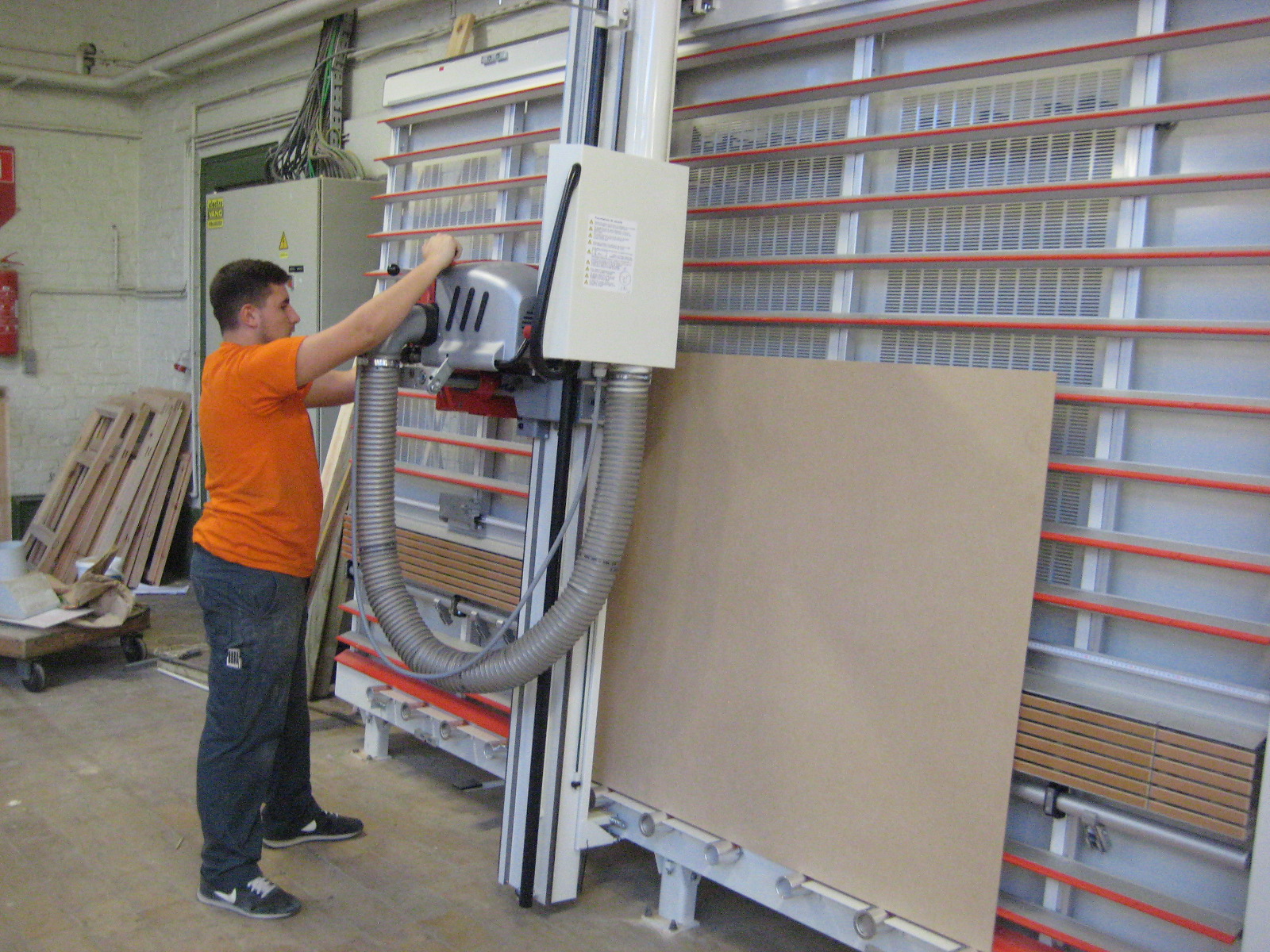 Nouvelle machine en atelier menuiserie. - Collège Technique Saint-Henri ...